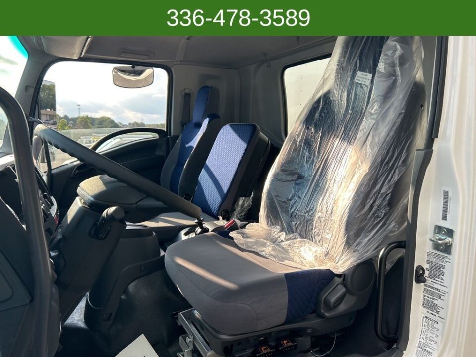 2024 Isuzu FTR 26′ BOX TRUCK – Green Isuzu